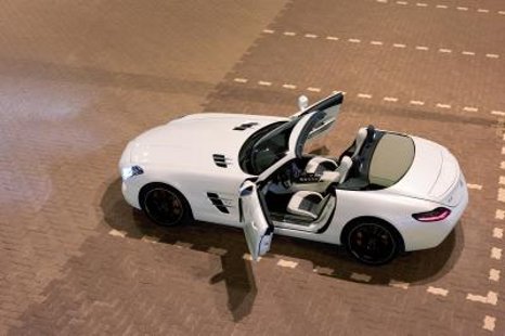 Roger Federer Jinakkan Mercy SLS AMG Roadster