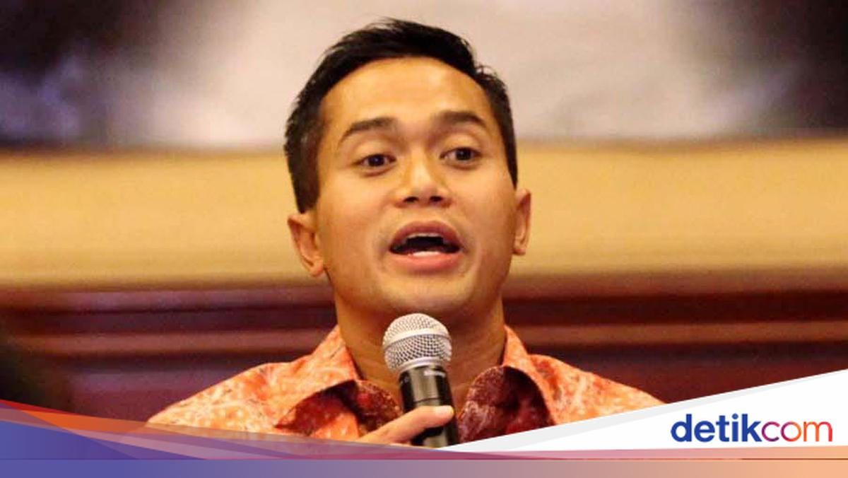 Cerita Anindya Bakrie Kembaran Berbatik Bomba Bareng Elon Musk