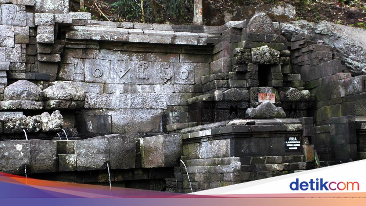 Menapak Jejak Air Tak Pernah Surut di Candi Jolotundo Mojokerto