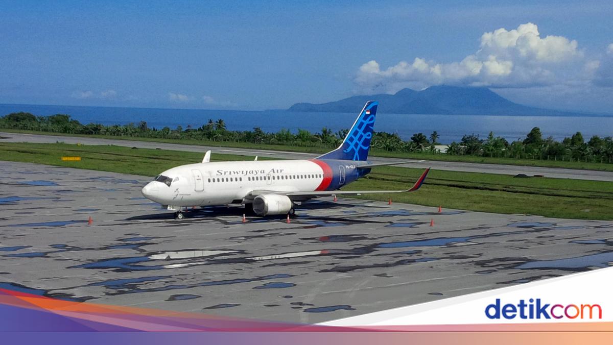 Gunung Gamalama Meletus, Bandara Sultan Babullah Ditutup Sementara