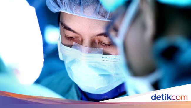 4 Pertolongan Pertama yang Bisa Dilakukan Saat Orang Kena Stroke