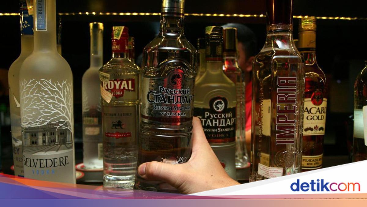 5 Perangkat Desa Demak Terciduk Karaoke-Pesta Miras di Kantor Saat Jam ...