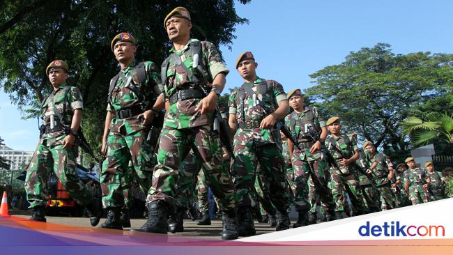 Kapuspen TNI dan Kadispenad TNI AD Diganti