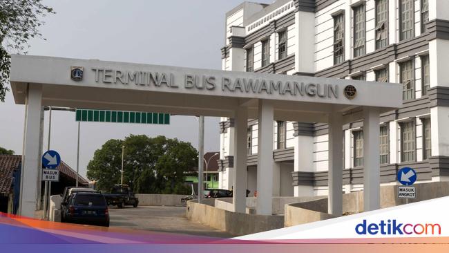 Ketika Ahok Curigai Aroma KKN Proyek Terminal Rawamangun Rp 47 M