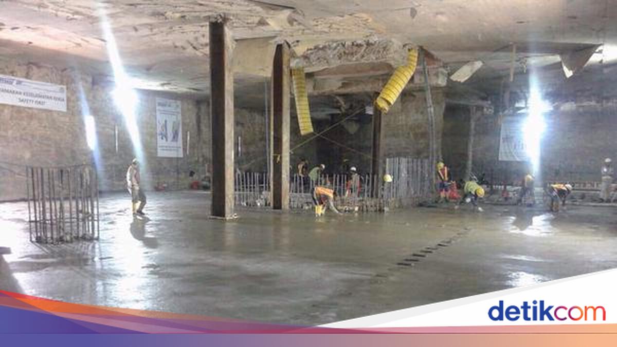 Lantai Stasiun Bawah Tanah MRT di Senayan Mulai Dicor