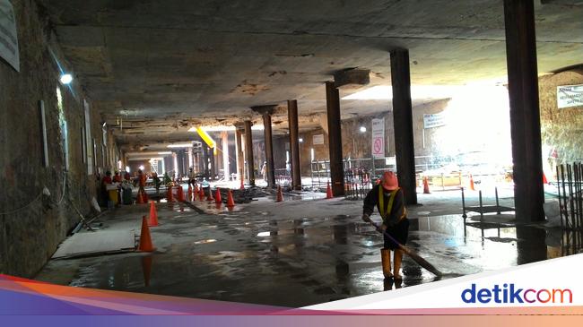 Melihat dari Dekat Pembangunan Stasiun Bawah Tanah MRT di Senayan