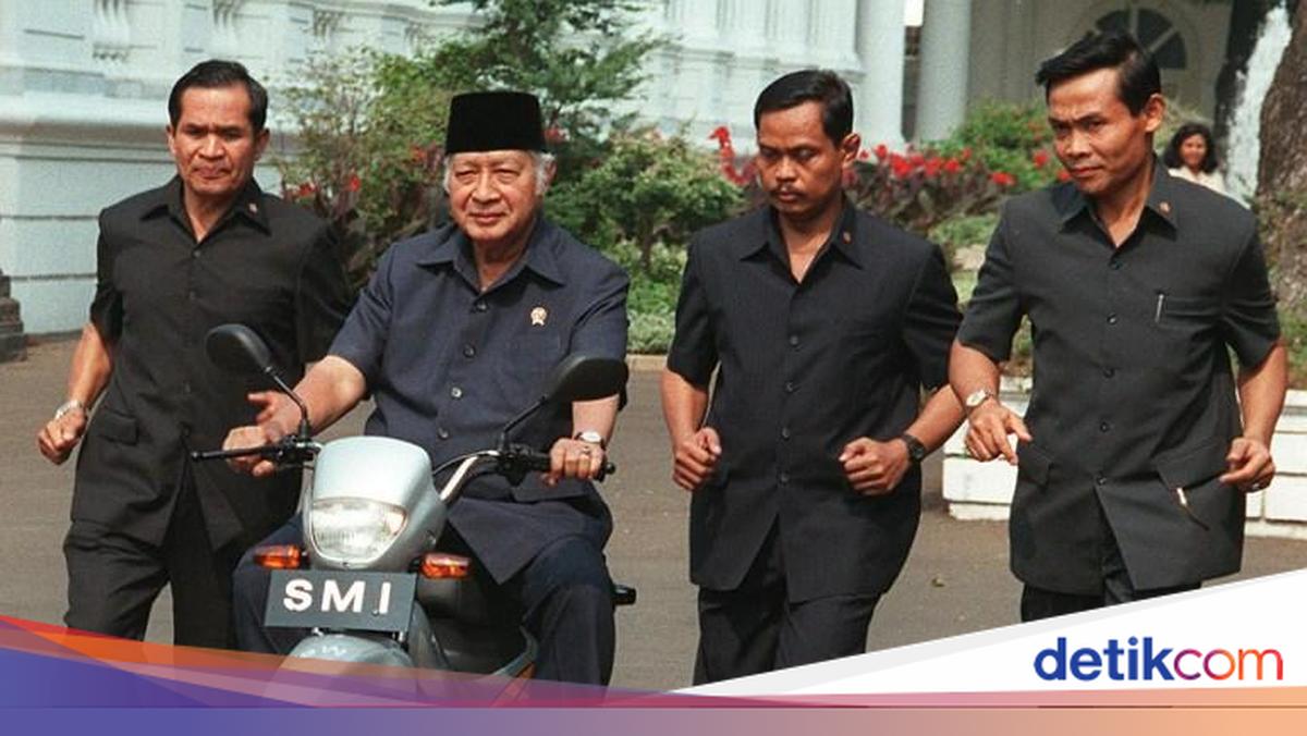 Ketika Soeharto Kian Mesra dengan Islam Setelah Naik Haji
