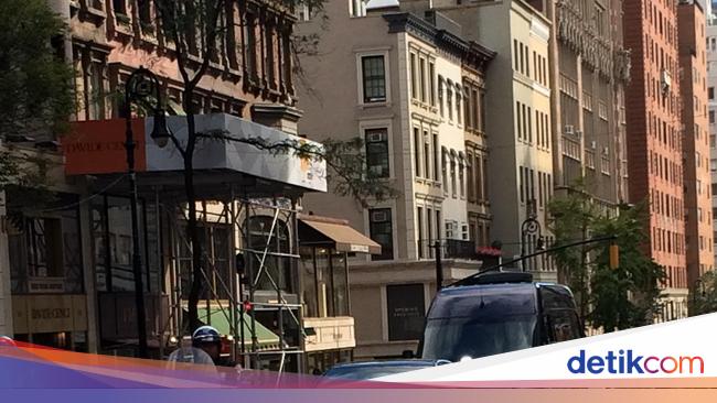 Konvoi Voorijder di New York ini Tetap Berhenti Kala Lampu Merah