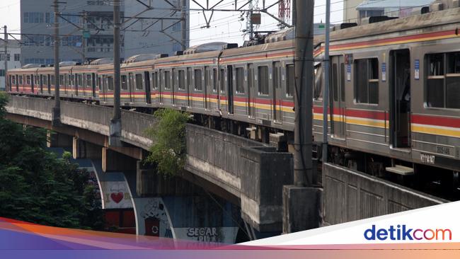 Stasiun Juanda-Gondangdia Padat, Penumpang Diimbau Naik KRL ke Stasiun Lain