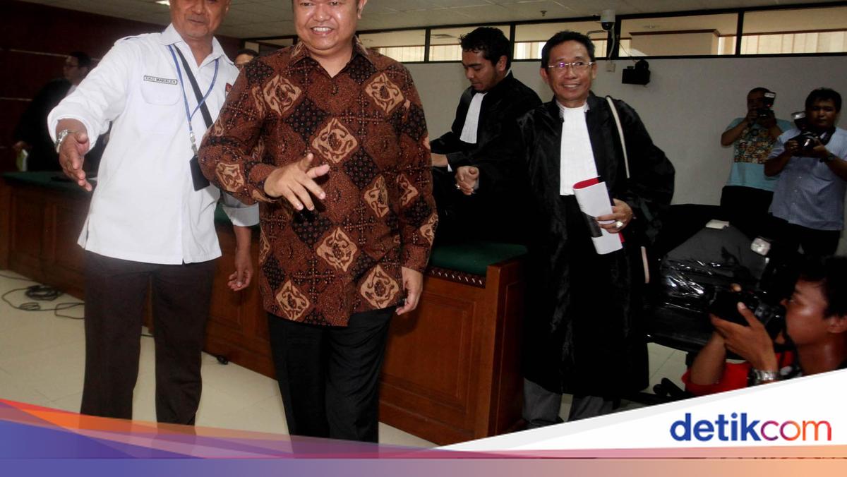 Terbukti Korupsi, Eks Sekjen NasDem Rio Capella Dihukum 1,5 Tahun Penjara