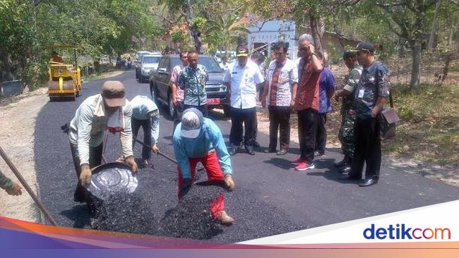 Selain Listrik, Perbaikan Infrastruktur Jalan di Karimunjawa Juga Dikebut