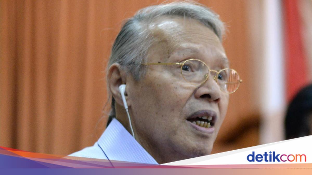 Pakar Politik Prof Arbi Sanit Meninggal Dunia