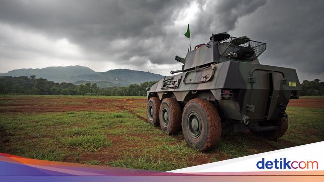 Panser 'Badak' Karya Pindad Sukses Uji Tembak