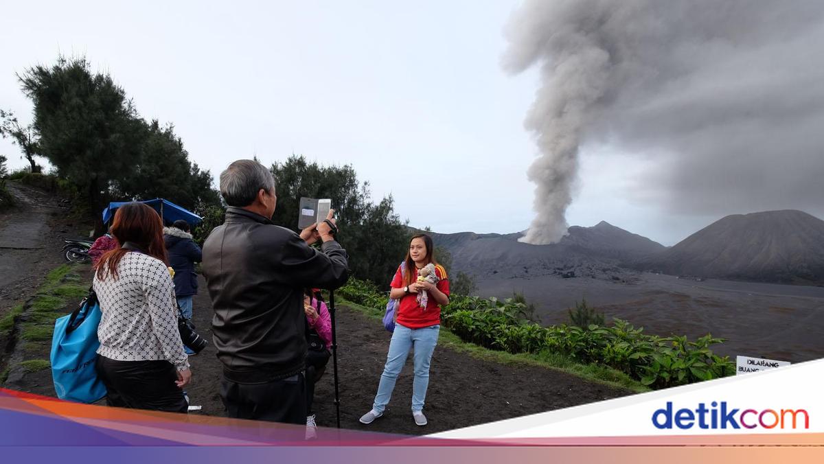 Kisah Letusan Pertama Kali Gunung Bromo Hingga Kini Berstatus Siaga