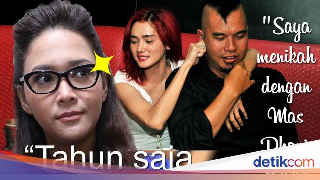 Meme Klaim Tahun Nikah dan Dhani yang Sewot Mulan Tak Izin Blak-blakan