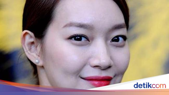 Alis Lurus dan Bibir Gradasi Masih Jadi Tren Makeup Korea di 2016