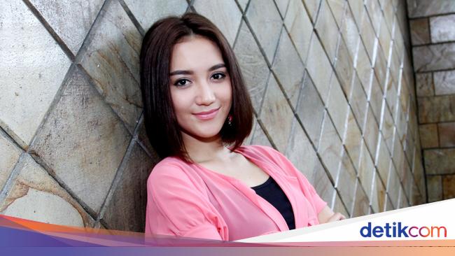 Jadi Model, Honor Pertama Erica Putri Rp 150 Ribu