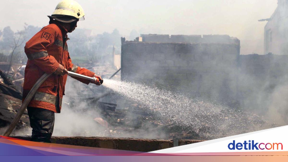Viral Petugas Damkar Depok 'Room Tour' Keluhkan Alat Rusak, Kadis Buka ...
