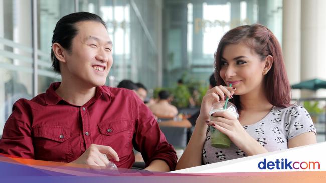 Serius Pacaran, Deasy Bouman Belum Mau Cepat Menikah