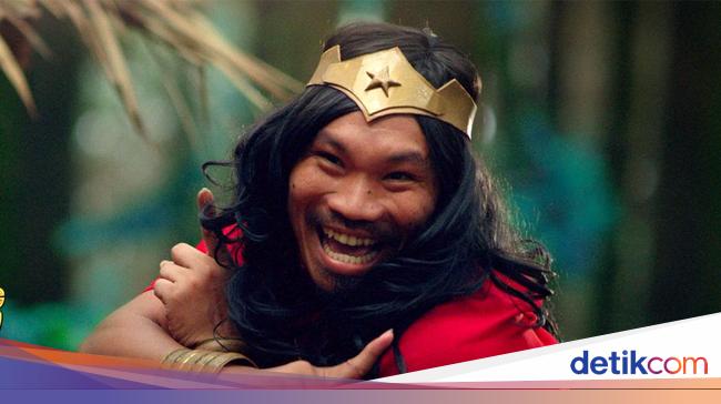 Kocak! Gaya Mongol Bak Wonder Woman di Sekuel 'Comic 8: Casino Kings'