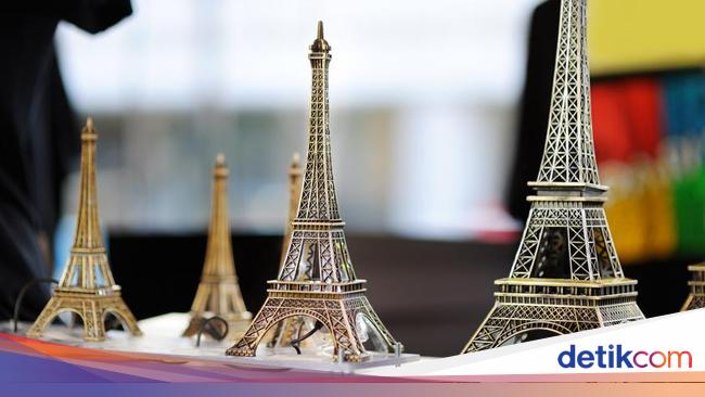 Miniatur Landmark yang Paling Sering Jadi Suvenir