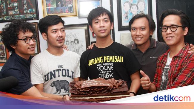 d'Masiv Rayakan 13 Tahun Berkarya d'Masiv Rayakan 13 Tahun Berkarya