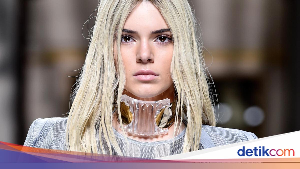 Rahasia Kendall Jenner Tampil Fierce Saat Jalan di Runway