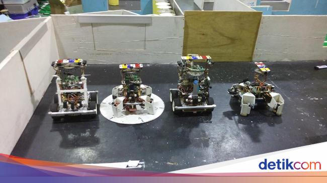 4 Robot 'Pemadam Kebakaran' Buatan Mahasiswa Semarang ini Jadi Juara di AS
