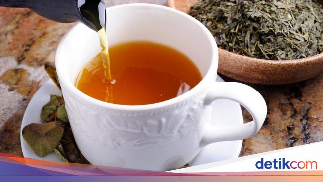 5 Manfaat Minum Teh Tawar Panas untuk Kesehatan