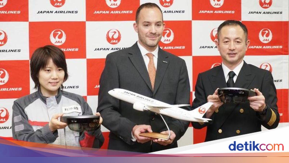 Japan Airlines Latih Awak Pesawat dengan HoloLens