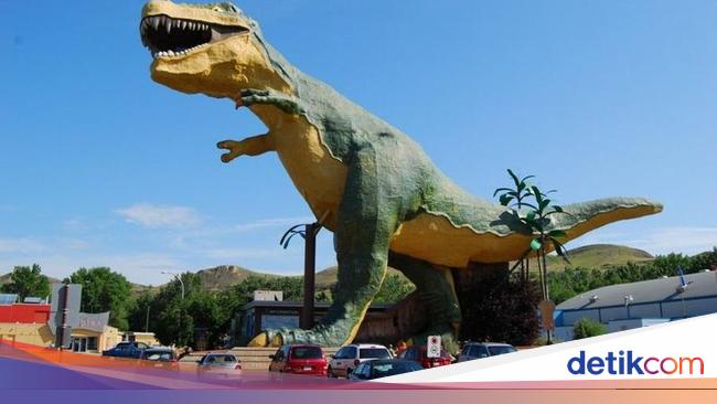 Rawr! Penampakan Patung Dinosaurus Paling Besar di Dunia