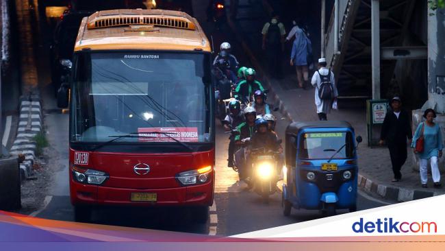 2 Minggu Beroperasi, Bus TransJabodetabek Manggarai-UI Masih Sepi Penumpang