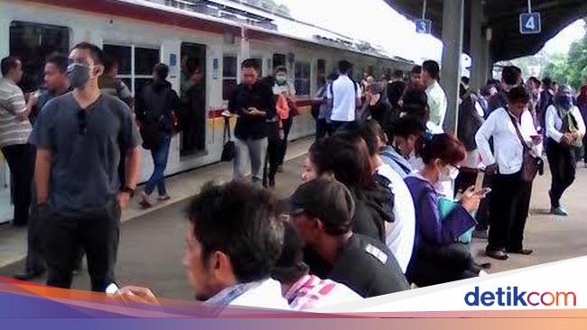 Commuter Line Jalur Bogor Terganggu, Ada Rel Patah Antara Cawang-Tebet