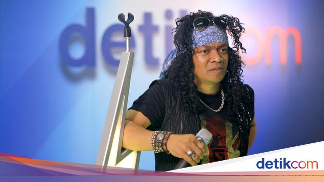 Hengkang dari Band, Candil: Mereka Serius Saya Bercanda