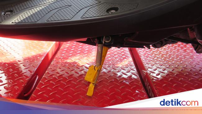 Pakai Standar Ini, Motor Bisa Parkir di Mana Saja, Termasuk di Tempat ...