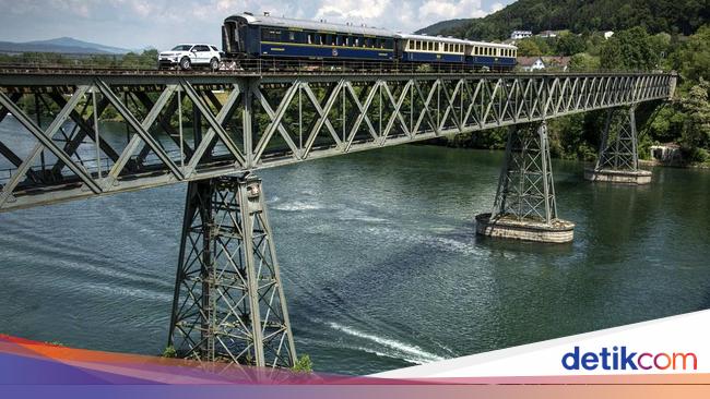 Mobil Menarik Kereta di Swiss