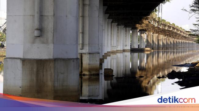 Dulu Kumuh Kini Kali Ancol Terlihat Bersih