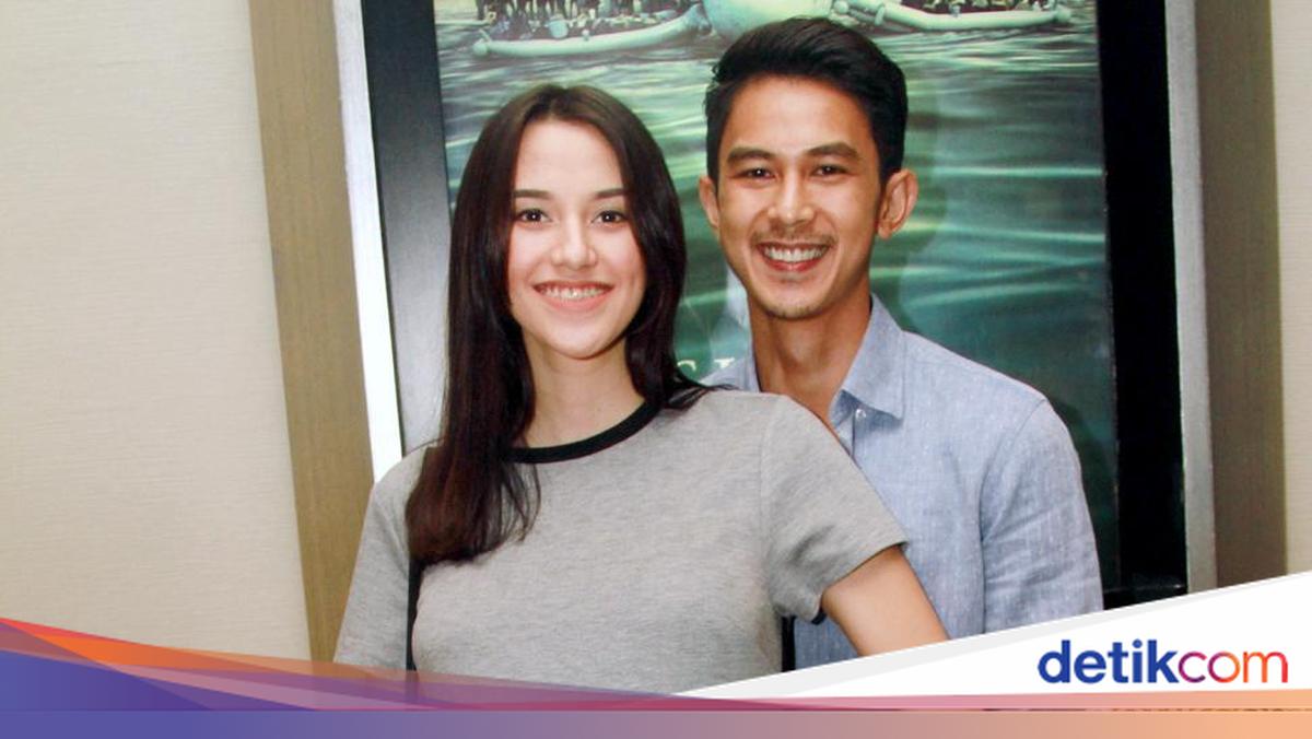 Hamil 7 Bulan, Dahlia Poland dan Fandy Christian Makin Mesra