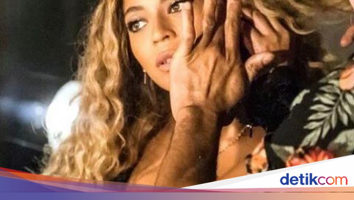 Cara Membentuk Alis ala Beyonce: Pakai Lem Stik