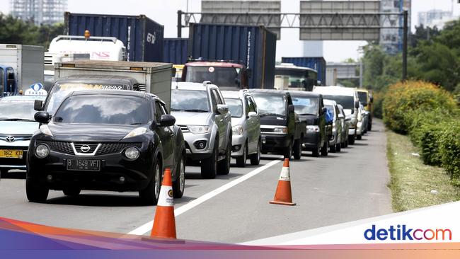Tiang Rambu Lalin Sudah Digeser, Lalin Masih Macet