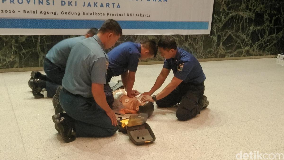 Infografis: 7 Langkah Pertolongan Pertama CPR Pasien Serangan Jantung