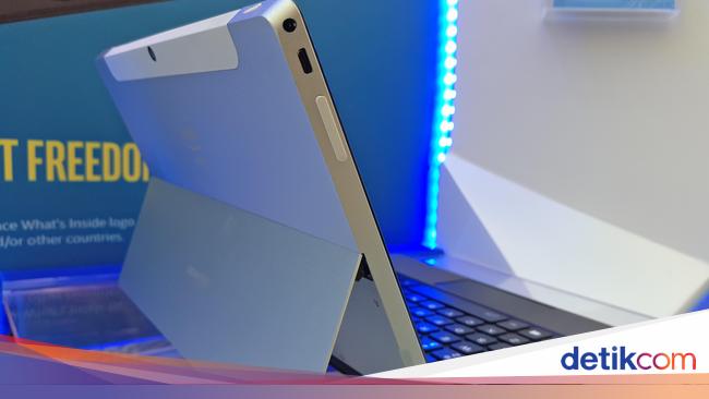 Genpro, Laptop 2-in-1 Keroyokan Microsoft-Intel-Evercoss