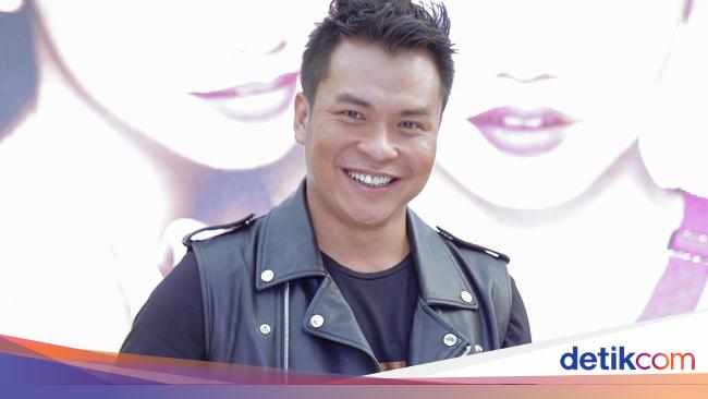 Ryan Ogilvy Si Makeup Artis yang Semakin Terkenal