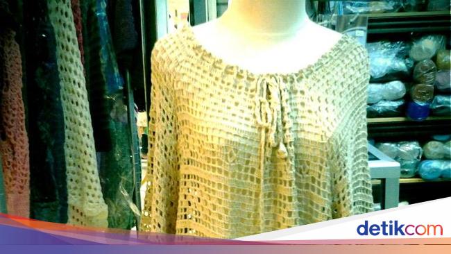 Asyiknya, Para Wanita Ini Bisa Dapat Penghasilan Dari Hobi Merajut