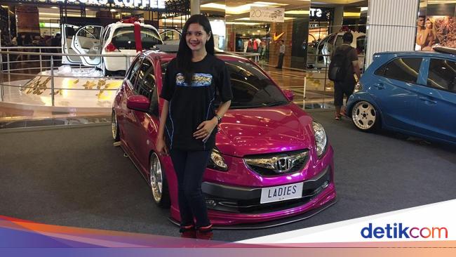 Honda Brio Pink, Ladies Banget