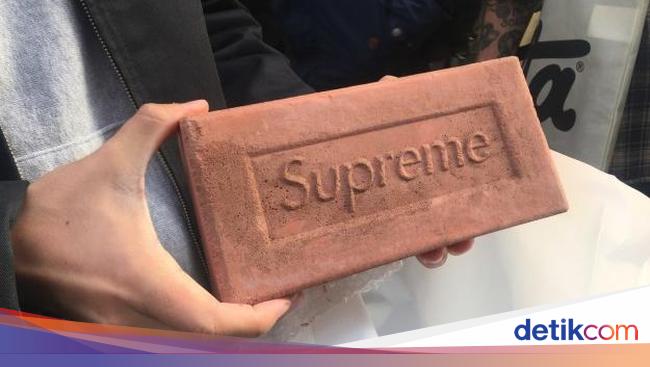 Alasan Supreme Jual Batu Bata Rp 300 Ribuan Sebagai Koleksi Terbaru