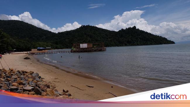Melihat Pantai Pulau Datok, Lokasi Sail Karimata yang Didatangi Jokowi