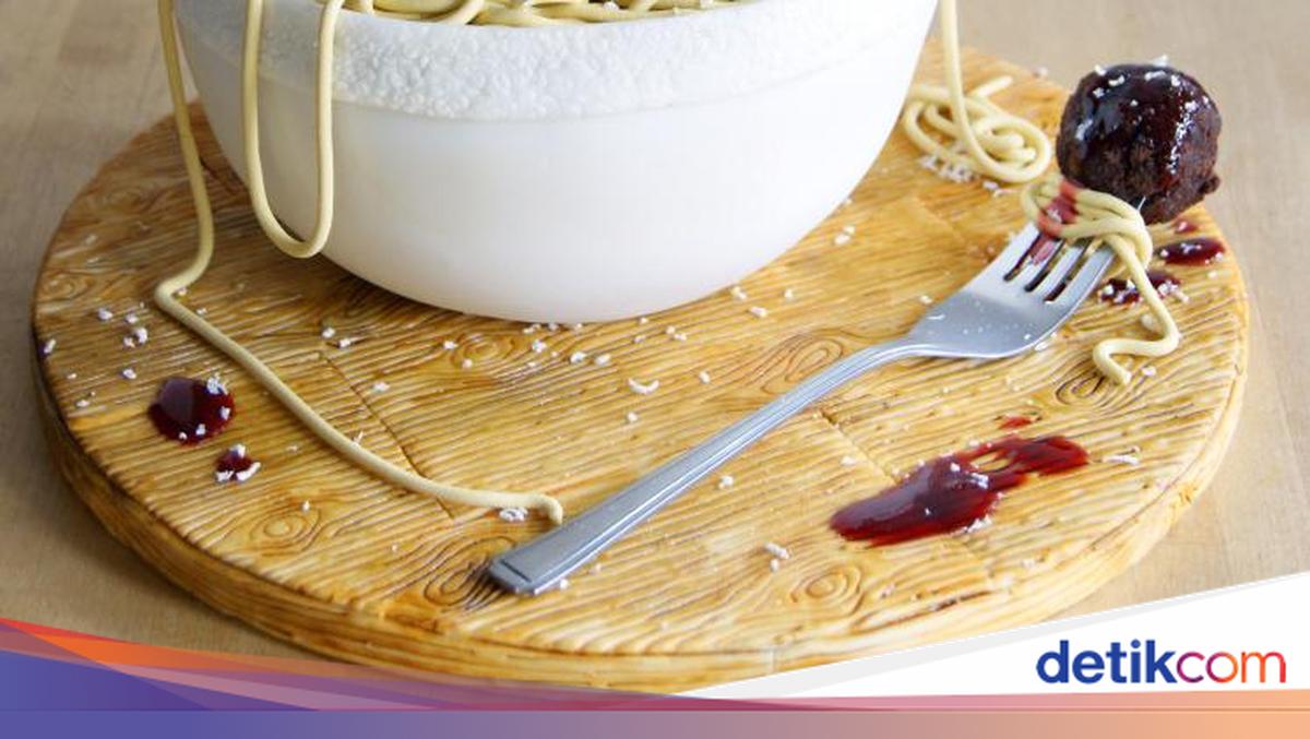 Belajar Otodidak, Wanita Ini Buat Cake Bentuk Spaghetti hingga Pizza
