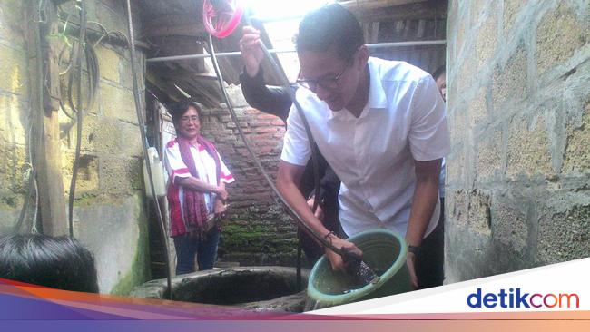 Pertama Kali Timba Air Sumur, Sandiaga: Bagus untuk Otot Biseps