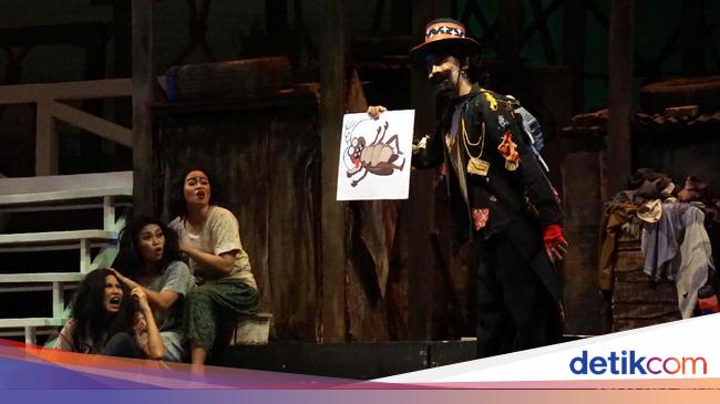 Pementasan Teater Koma Lewat Lakon 'Opera Kecoa'